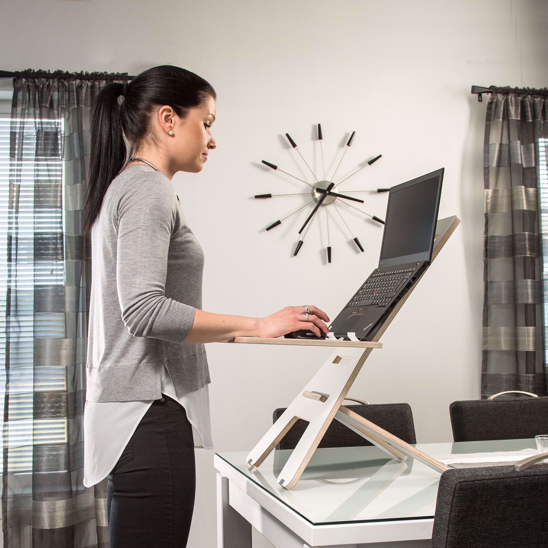 OfficeAid. PC stativ til ståbord portabel